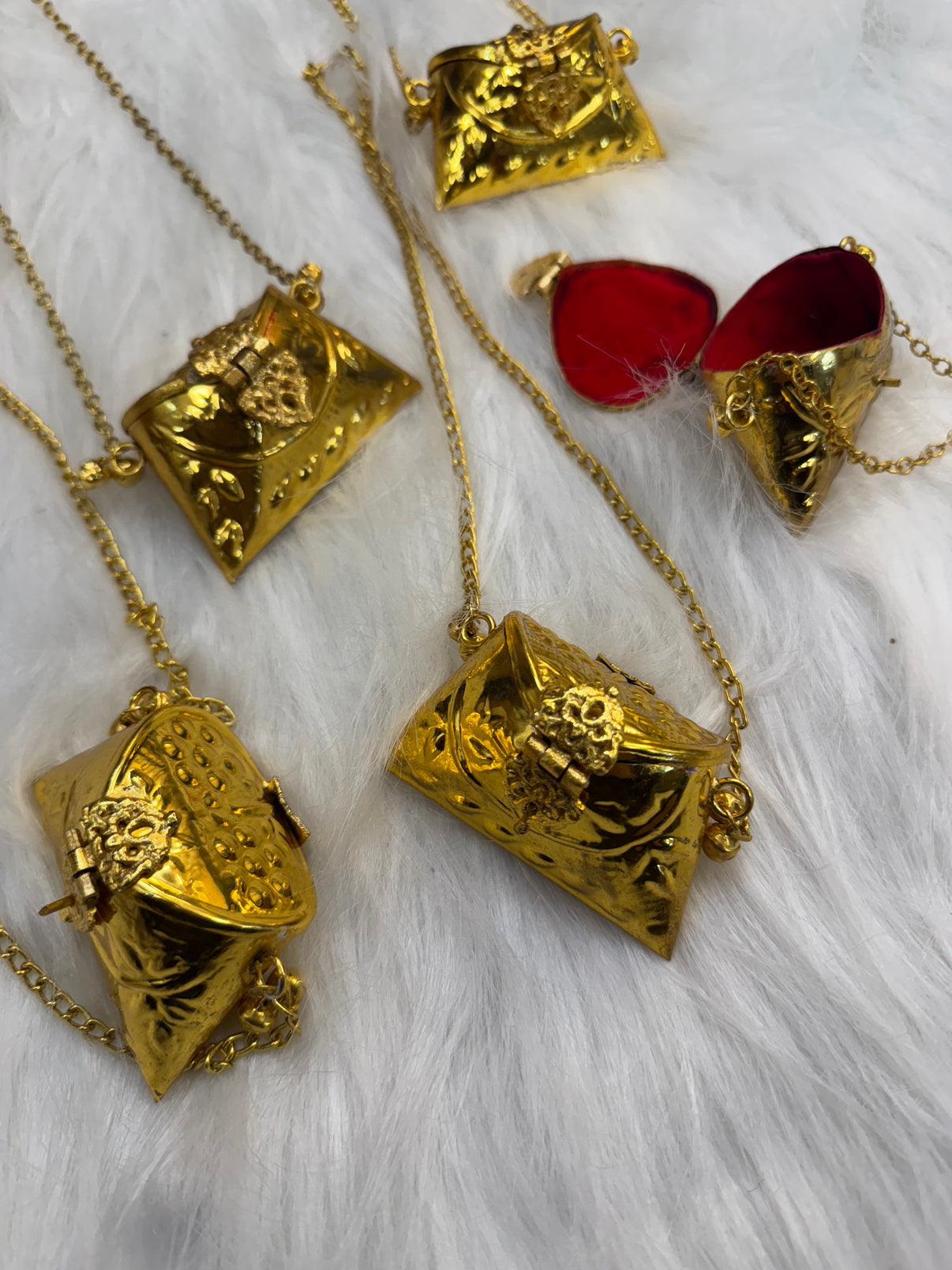 Chandi Batua / Ginni Box – Regalia Ornaments