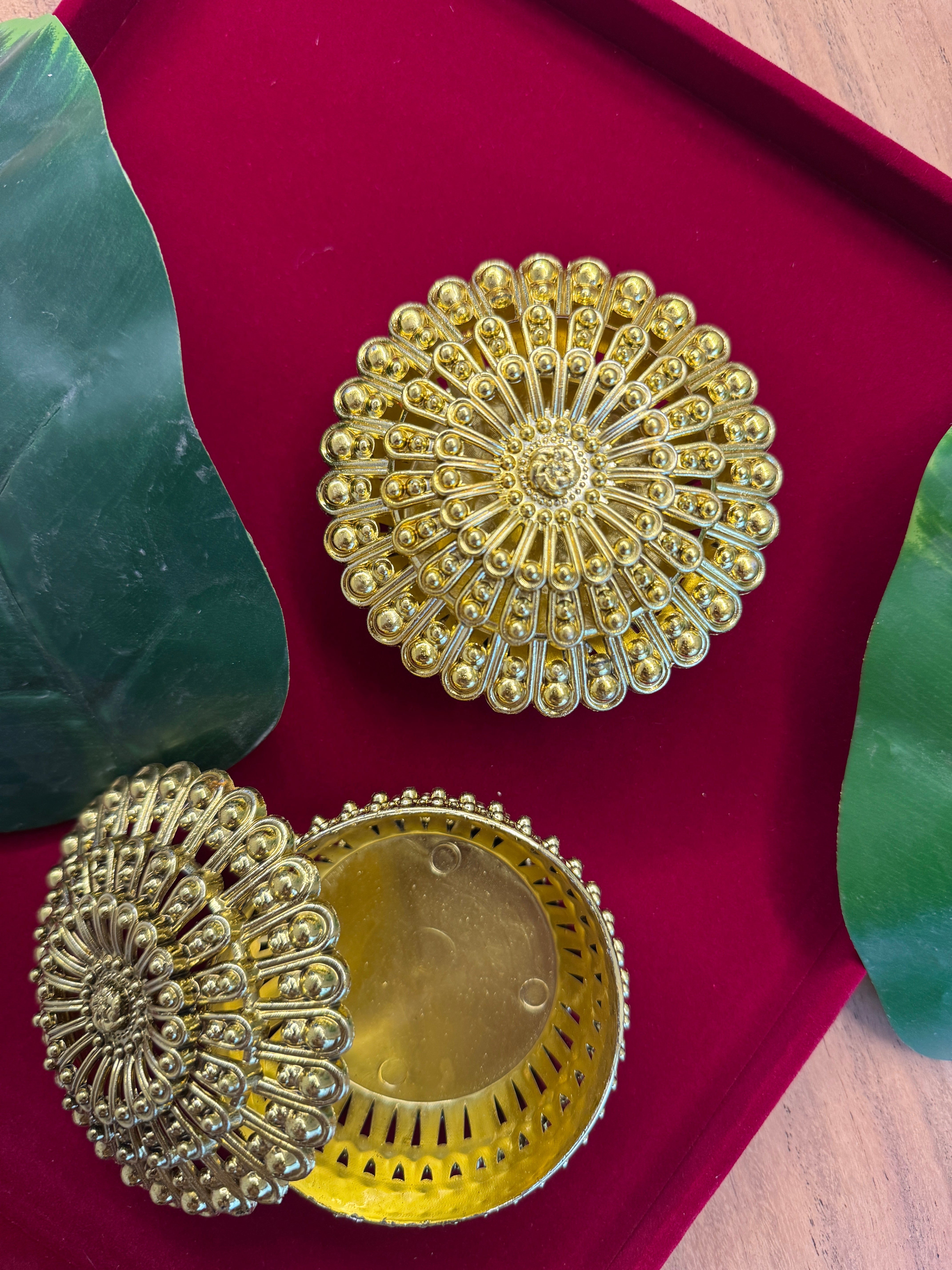 Gold Storage Box – Regalia Ornaments